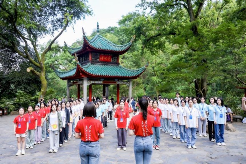 我院学子肖睿一入选2025年湖南省高校“年度影响力大学生”-文学与新闻传播学院